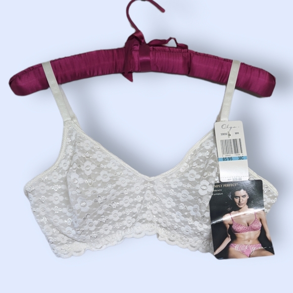 Olga | Intimates & Sleepwear | Vintage Olga White Lacy Floral Semi ...